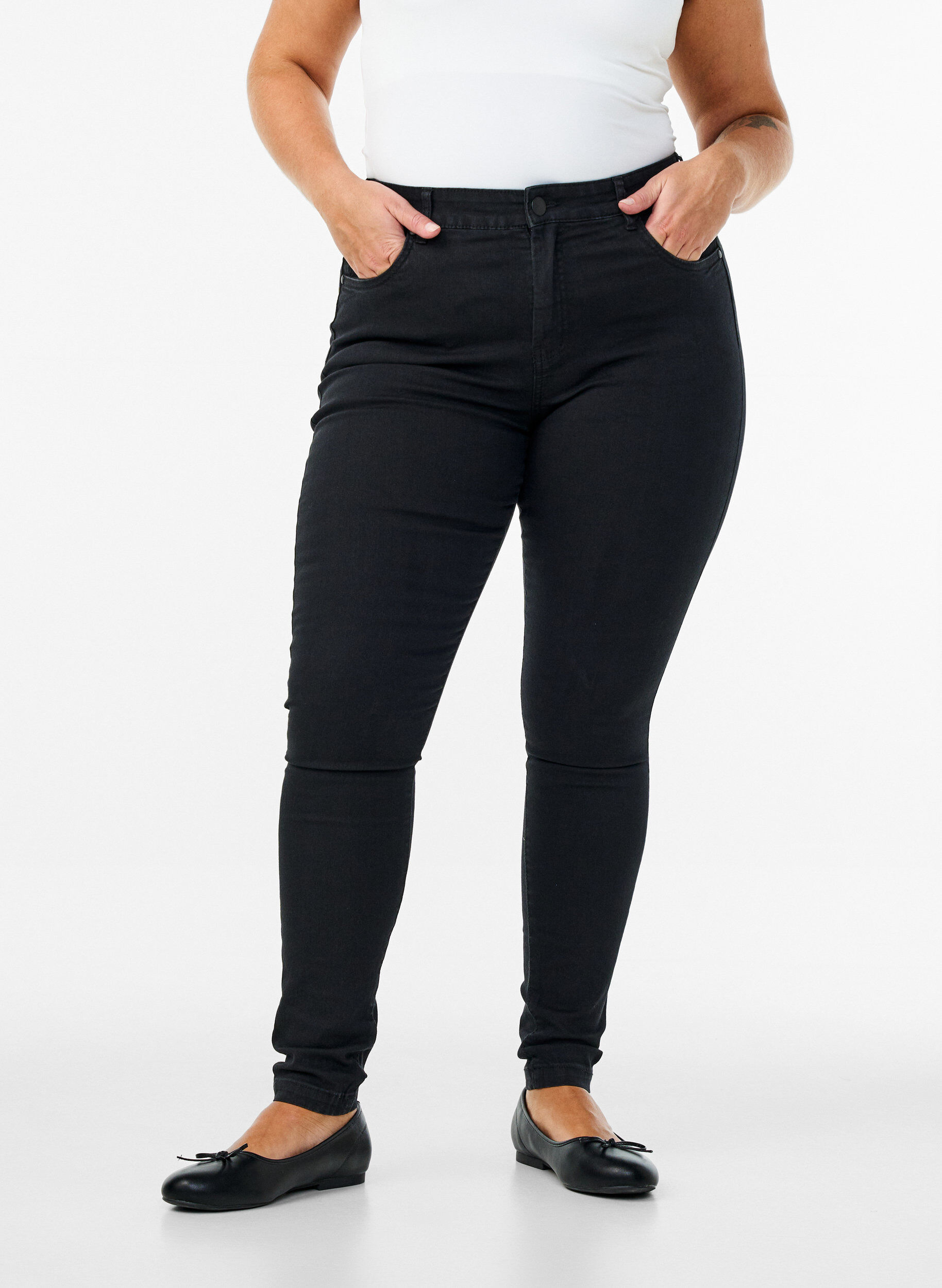 Højtaljede super slim Amy jeans - Sort - Str. 40-64 - Zizzi